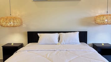 Quarto casal superluxo, sacada, vista para a colina | Cortinas blackout, Wi-Fi de cortesia