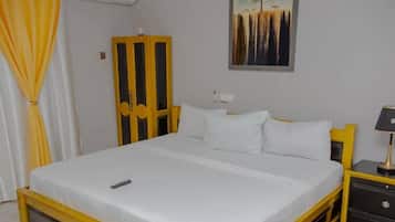Quarto Duplo Deluxe | Cofre no quarto, cortinas/cortinados opacos, quartos insonorizados