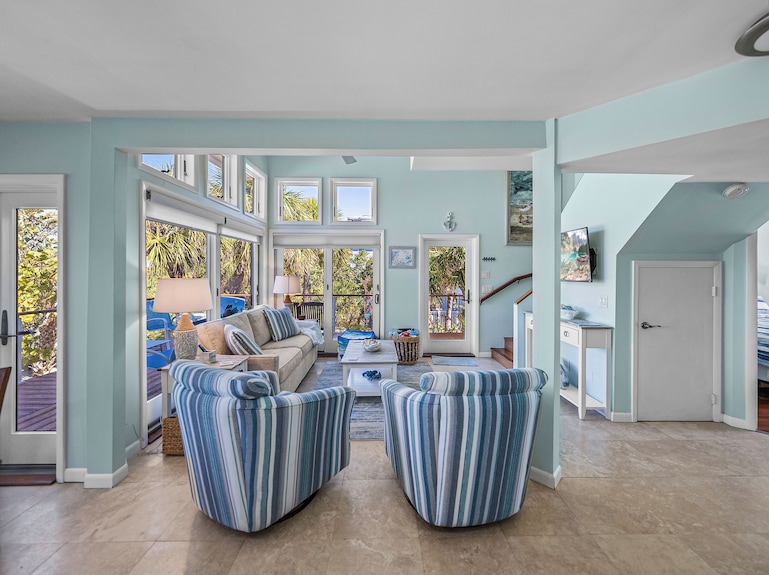 Sandpiper Inn - True Beachfront Luxury; Pool/hot Tub & Golf Cart New Listing - North Captiva Island, FL