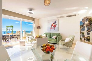 Penthouse Lua de Mel, vários quartos, 2 casas de banho (Calahonda Palmeras Best Views) | Restaurantes