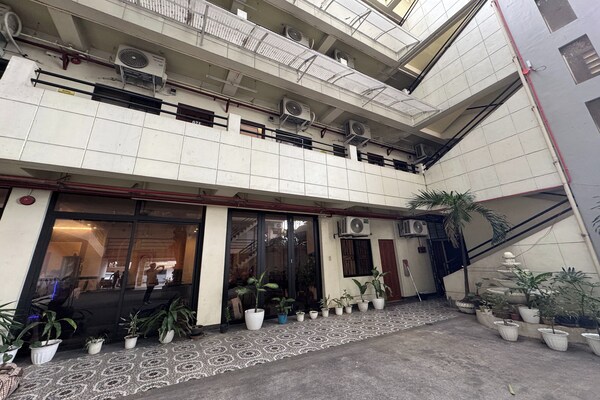 Franca Arcade Near Quezon City Circle - Quezon City