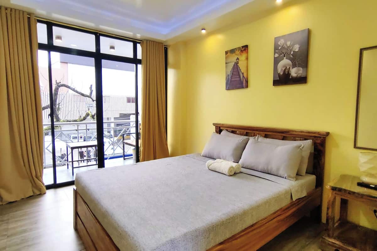 Escrivaninha, Wi-Fi de cortesia, roupa de cama