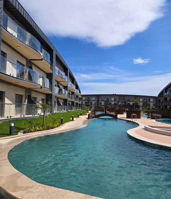 Lara Breeze Kundu Kanyon - Lara Beach