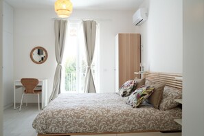 Quarto, vista para a cidade | Escrivaninha, Wi-Fi de cortesia