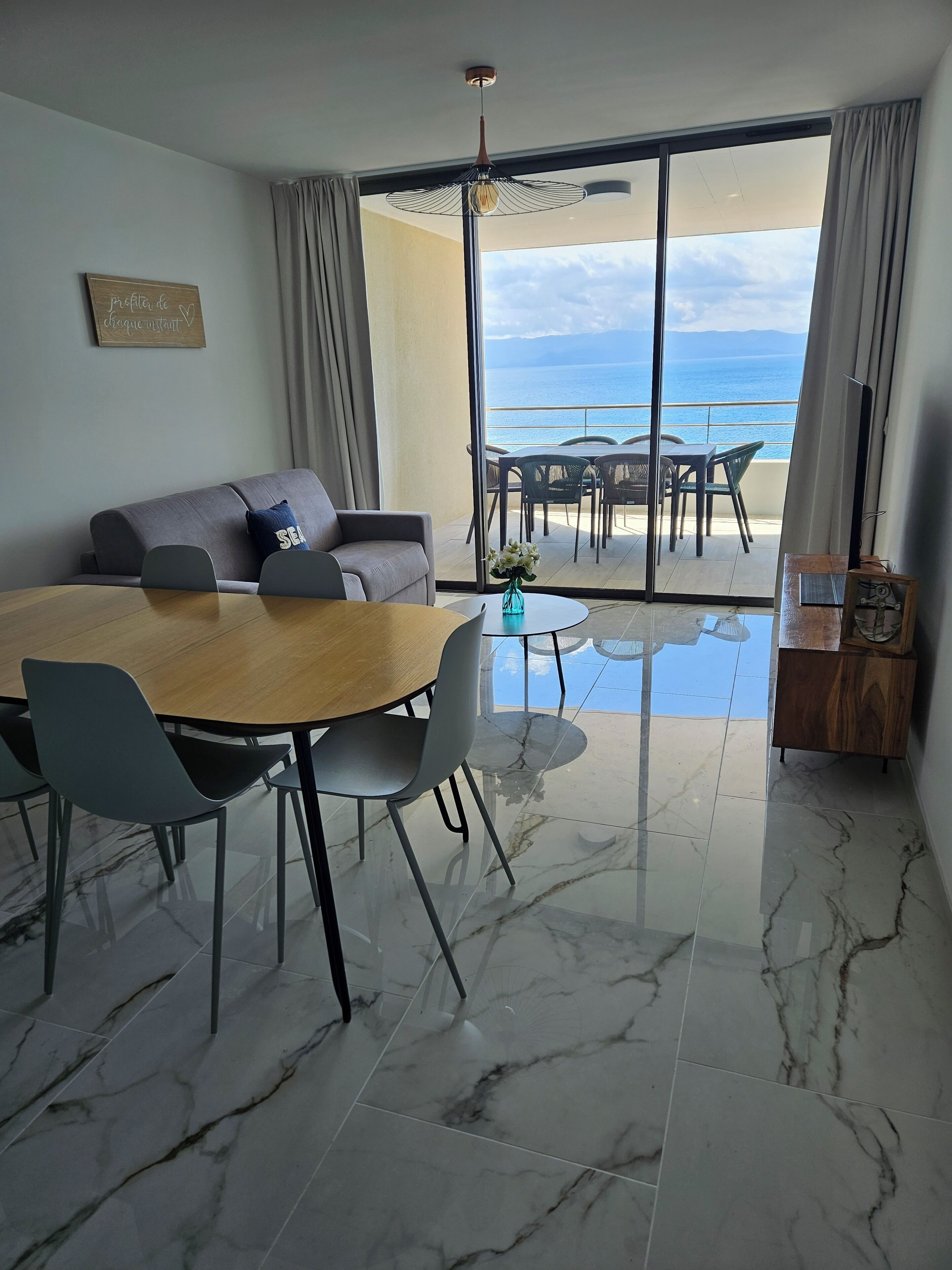 Chez Vicky, Set Against The Maquis And Facing The Sea, Enjoy An Idyllic Stay - Ajaccio