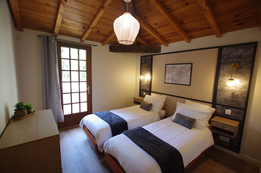 Charming 24 Person Cottage With Pool, Spa & A/c Near Bergerac - Dordogne