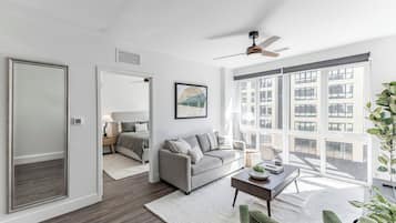 TV de ecrã plano, Netflix, Hulu, serviços de streaming