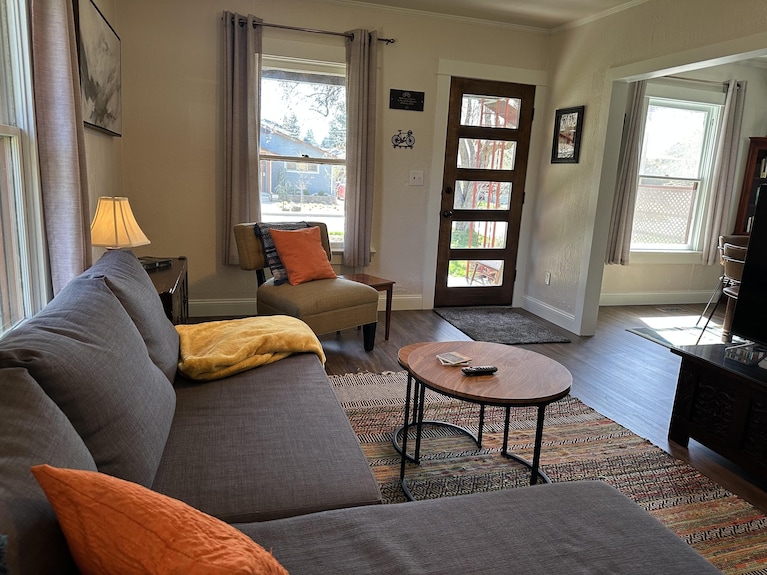 Crabapple Cottage - 2 Blocks To Mirror Pond, Water Toys, Great Location - Bend, OR