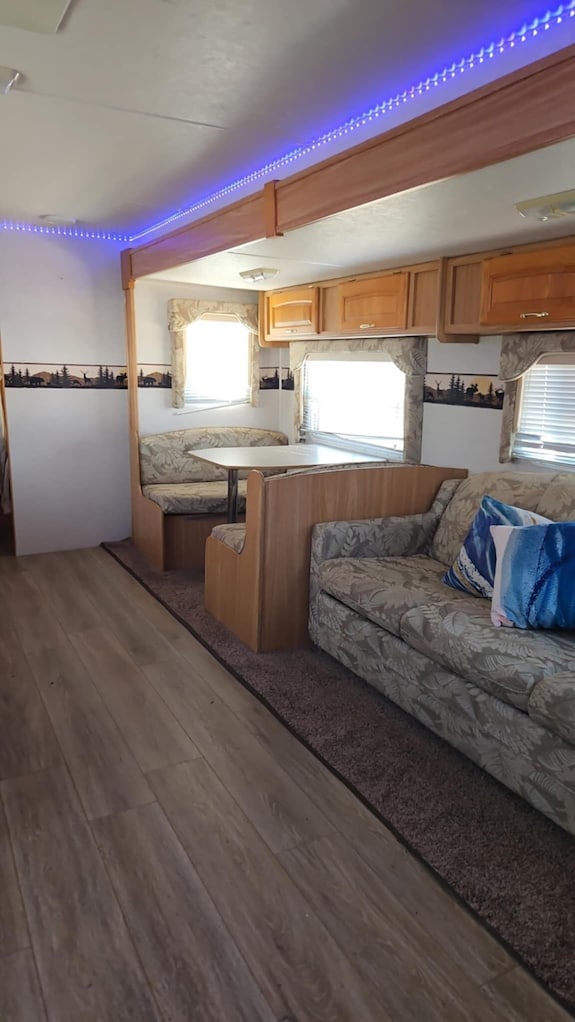 "Sunset Beach" Camper In Fairport On 435' Of Lake Michigan Shoreline - Michigan