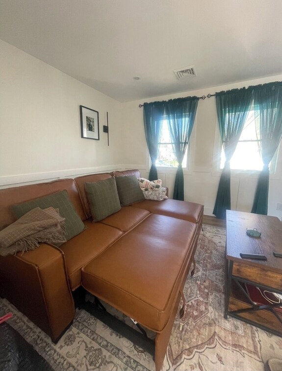 Coastal Calm 2 Bed Pet Friendly 1 Block From The Bay - Cape May, NJ