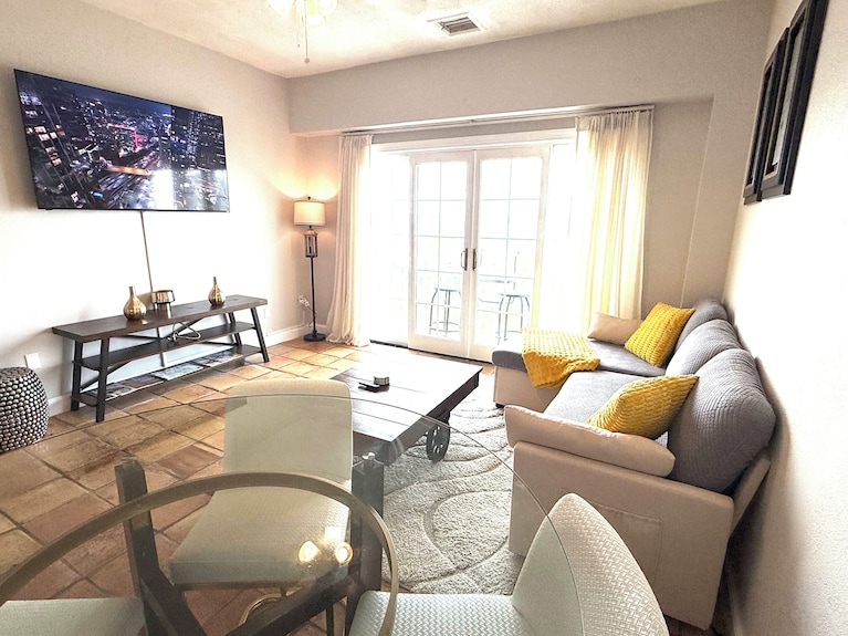 Cozy Bayside Condo, Breathtaking Sunset, Minutes Walk To The Beach & Restaurants - Ocean City, MD