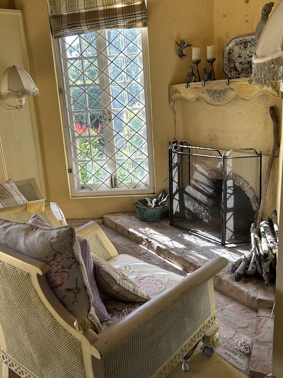 Old World Jamaica Charm - 킹스톤