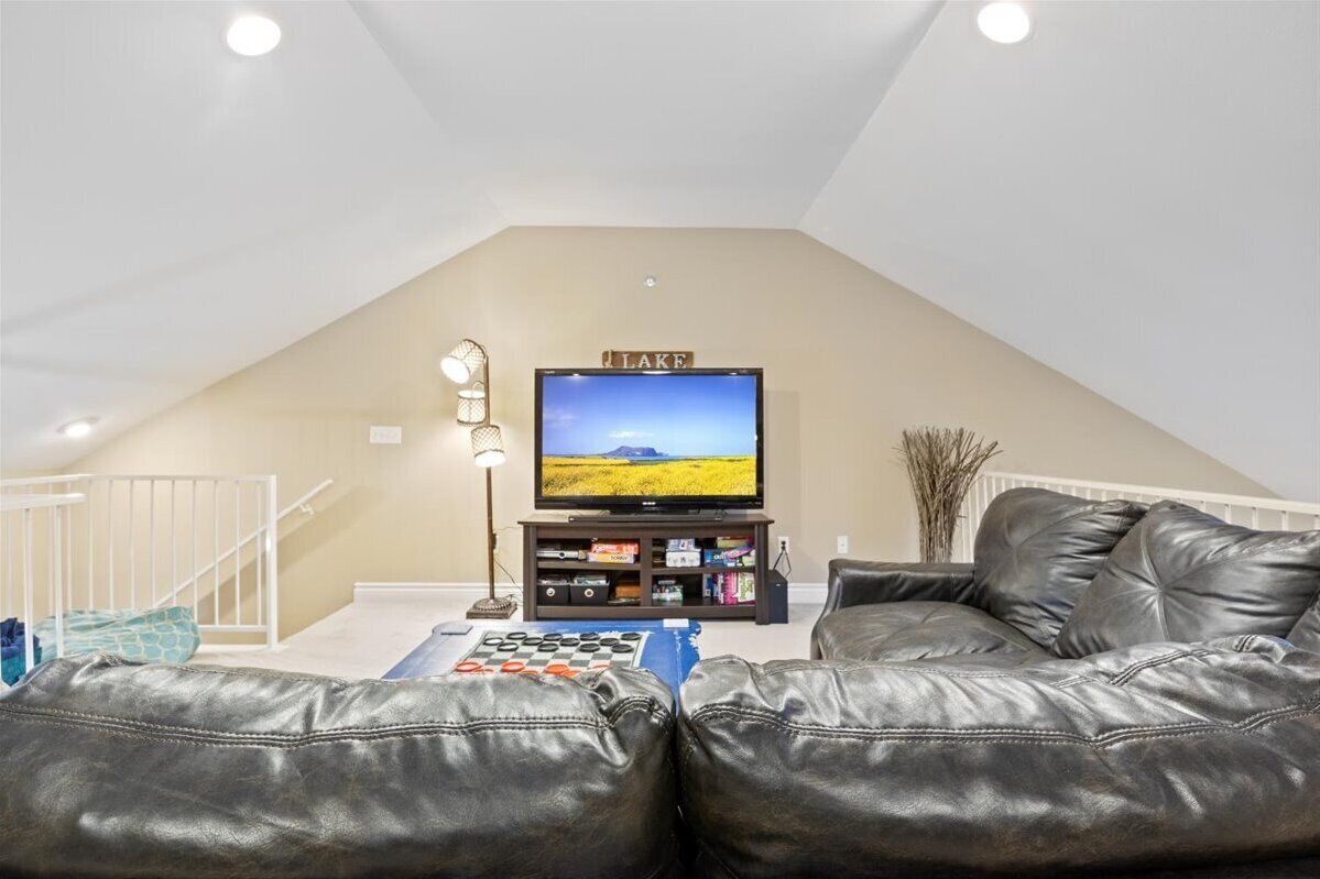 Family-friendly, Fishing, & Fun W/ 2 Pools, Views, Boat Slip & Launch - Camdenton, MO