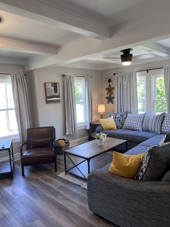 Linnys Cozy Cottages \N"blue Pearl" 3-bedroom House On The Strip In Gotl, Spire - Geneva-on-the-Lake, OH