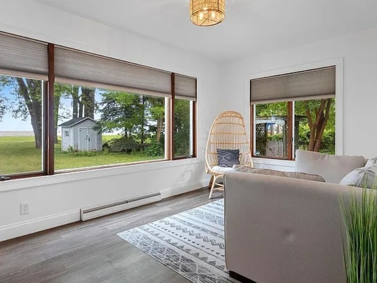 Waterfront 3-bedroom House On The Bay Of Green Bay With Ac, Wifi - Green Bay, WI