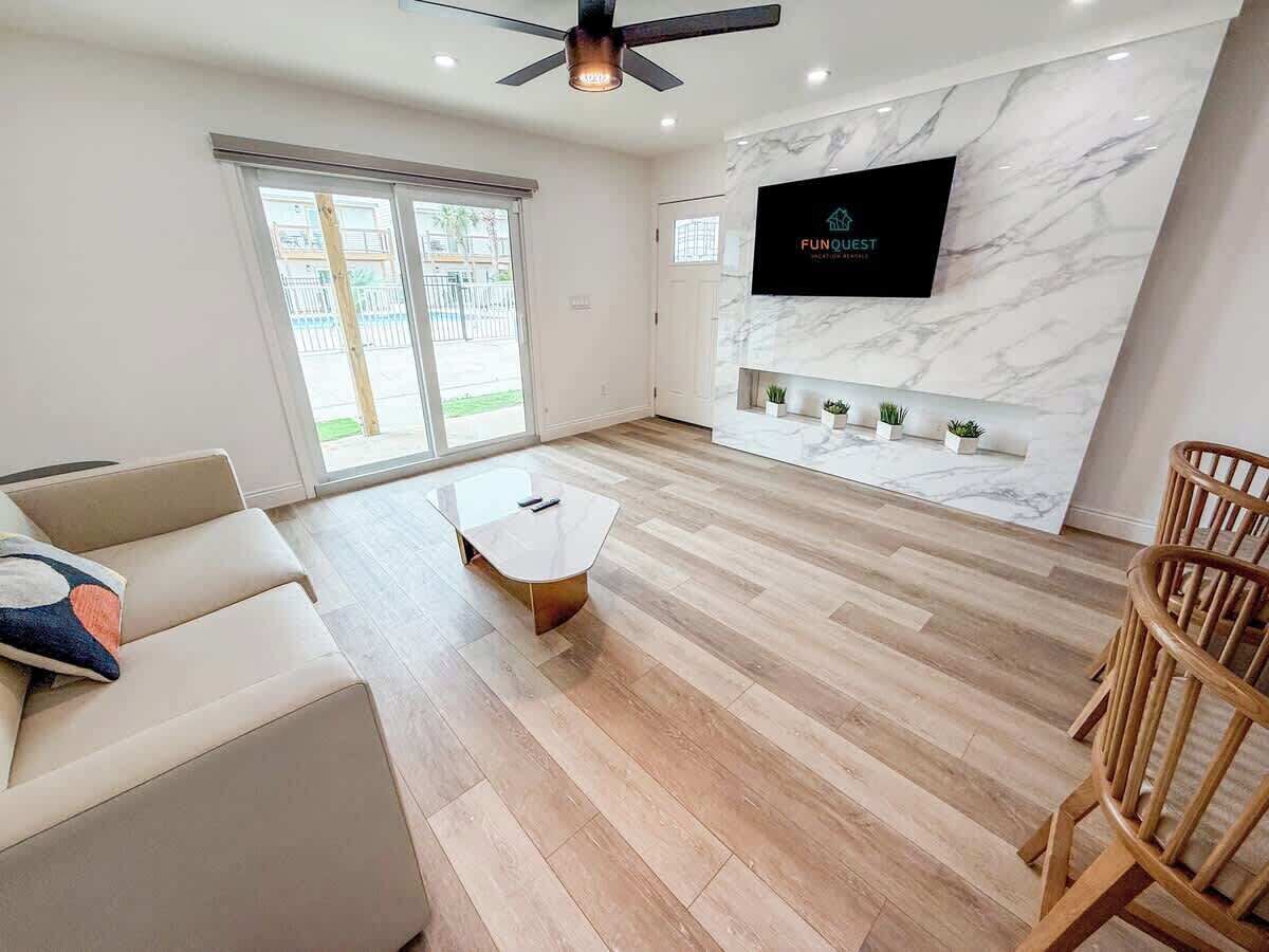 Ocean Breeze 5a - Sleek Beach Retreat - Panama City, FL