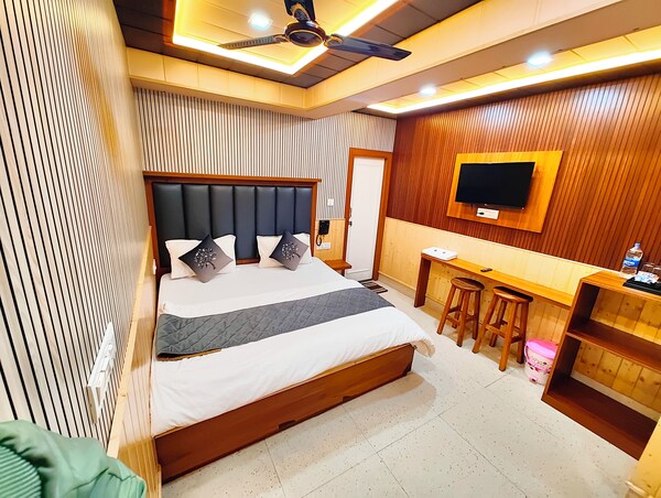 Hotel Gp Lake View Near Mall Road - Nainital