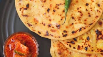 Pequeno-almoço continental diário (250 INR por pessoa)