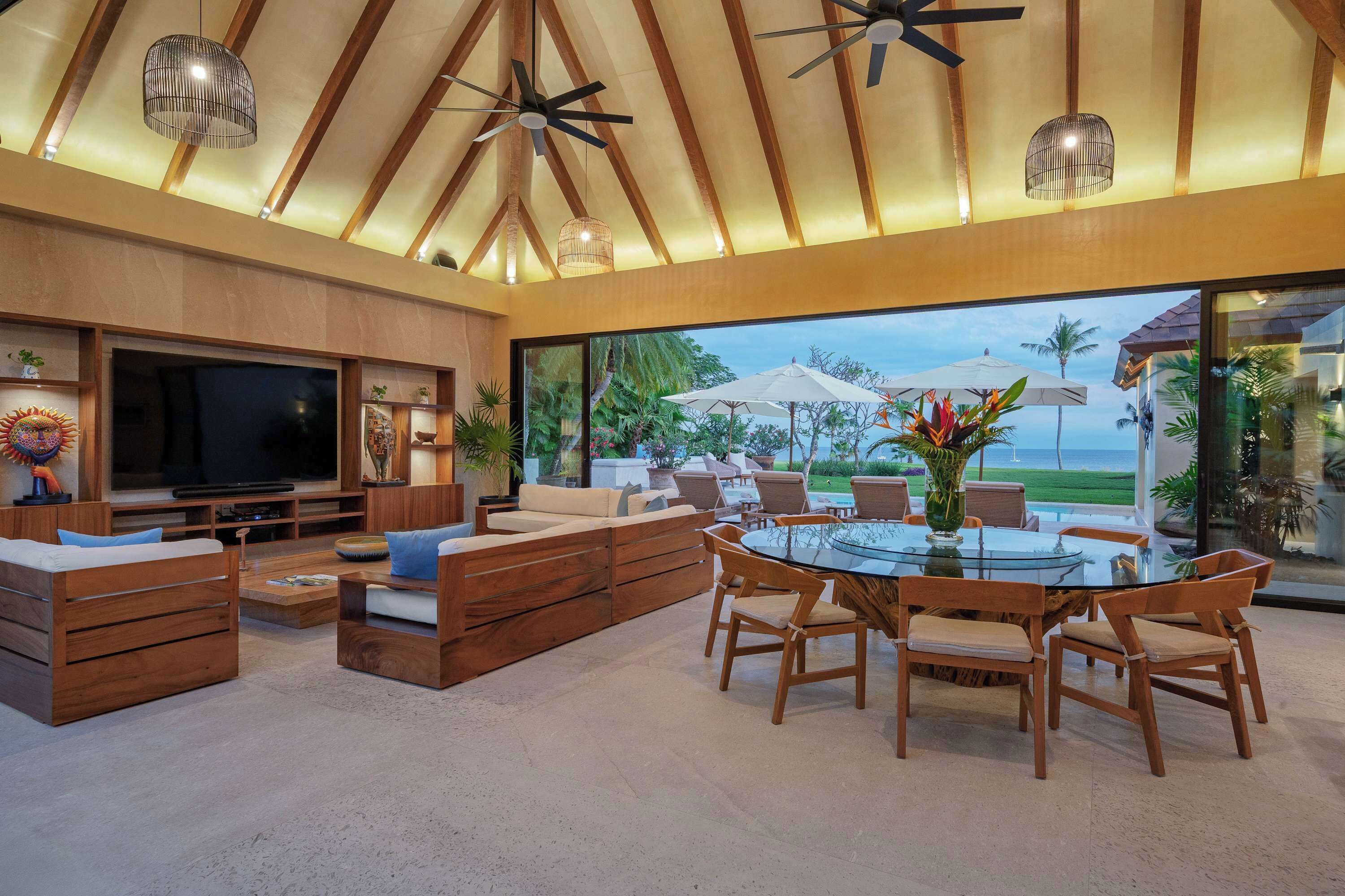 Villa El Jardin: 5br Luxury Villa, Staff & Golf Cart - Punta Mita