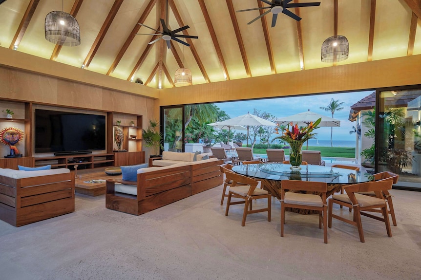 Villa El Jardin: 5br Luxury Villa, Staff & Golf Cart - Punta Mita