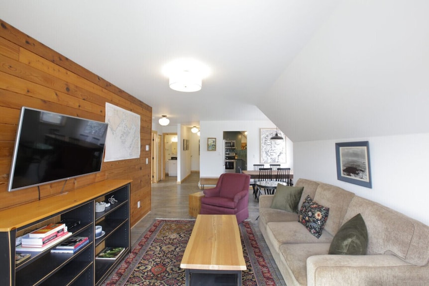 Raven Lady Suite #202, Downtown Ucluelet - Ucluelet