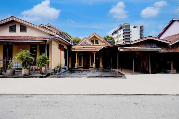 호텔 O 발릭파판, 타만 베루앙 마두 근처, 이전 이름 팜 카페 인 - 발릭파판