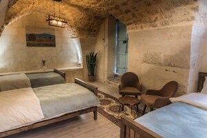 Quarto Quádruplo Familiar, pátio | Wi-fi grátis 