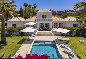 Villa | Exterior