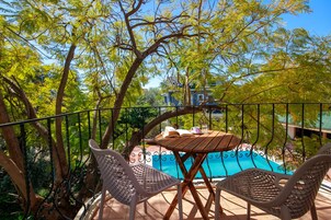 Quarto Triplo Comfort, varanda, vista para a piscina | Wi-fi grátis 