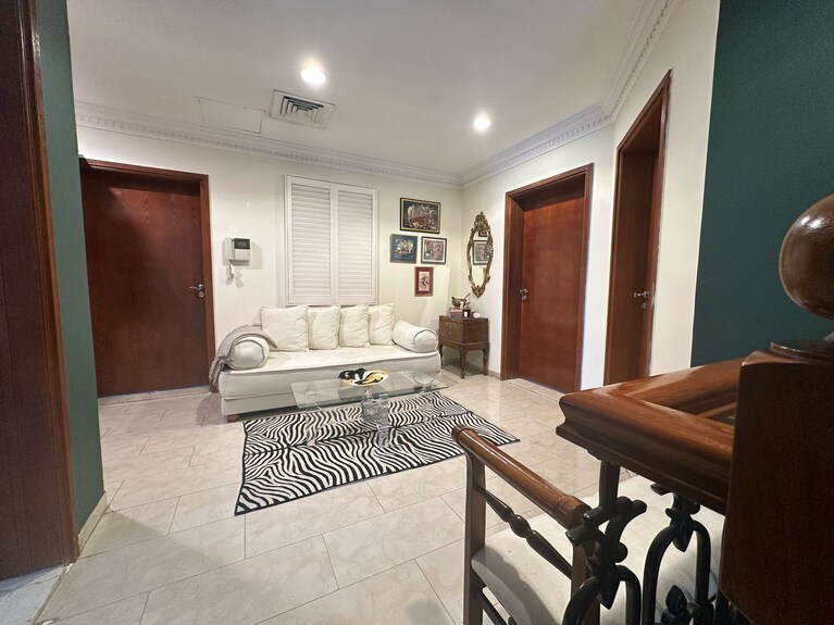 Boutique Style 4-bed Villa With Housekeeper & Pool Near The Beach In Dubai - ドバイ