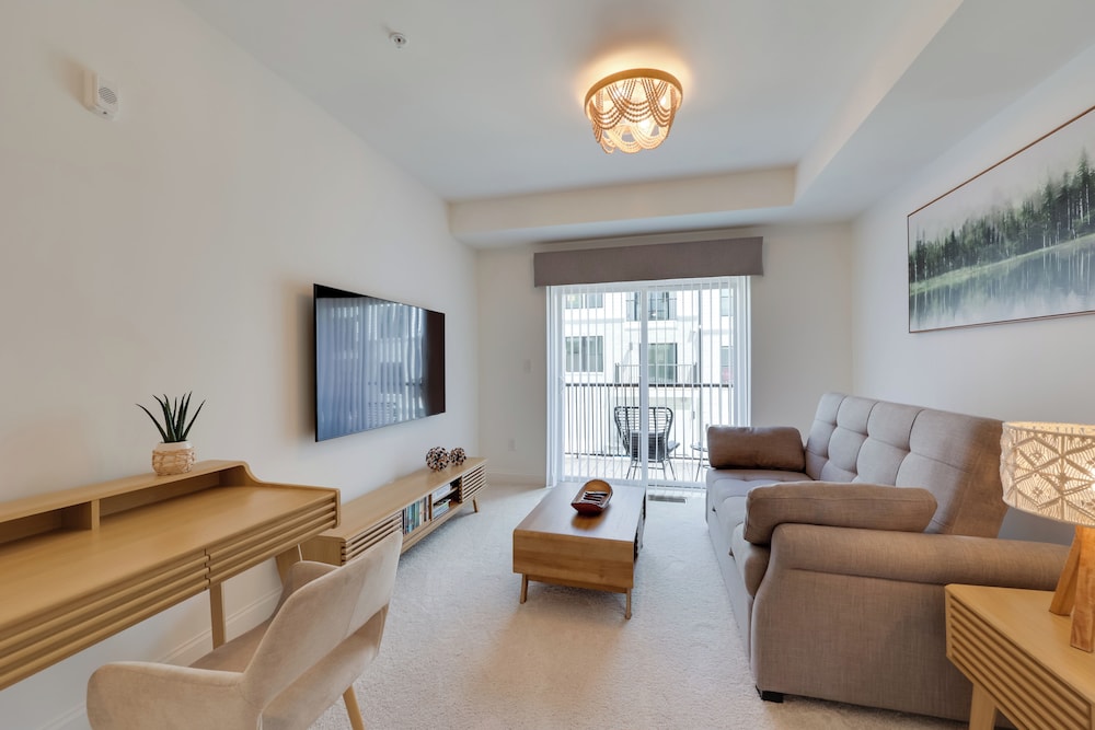 Modern Downtown Apt W/ Balcony In Wake Forest! - Wake Forest, NC