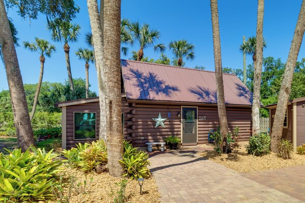 Fish On-site: Okeechobee Cabin W/ Pool Access - Caribbean