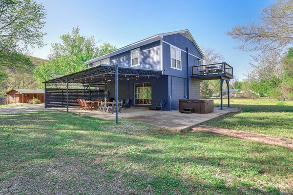 오자크 민속 센터까지 8마일, 핫 터브 및 데크 있음 - 멜버른