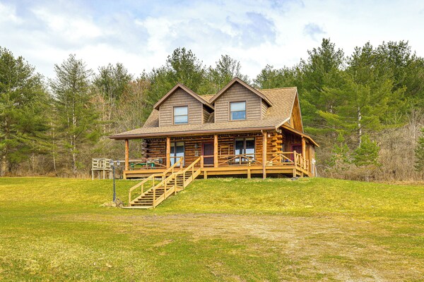 Log Cabin W/ Pond & Trail Access In Almond! - Alfred University, Alfred