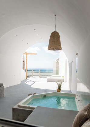 Suite Familiar, banheira de hidromassagem grande, vista para o mar | 1 quarto, cofre no quarto, ferro/tábua de engomar, Wi-fi grátis 