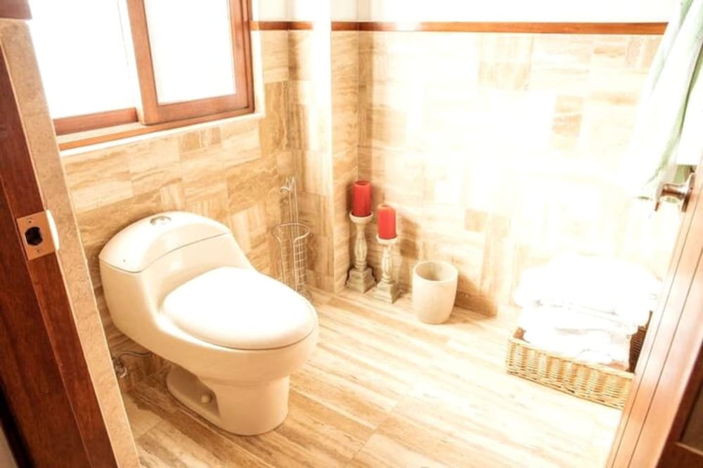 Luxury Guayllabamba House Gym Jacuzzi Parking Pool Wifi - Quito