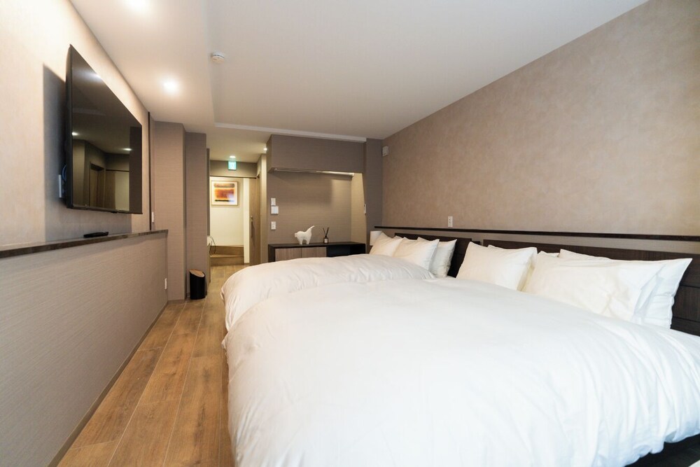 Walking distance to Tokyo Tower|100 sq.m. large building for rent for 9 ...