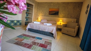 Quarto Duplo ou Twin Básico, varanda, vista para o mar