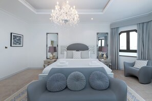 Villa Exclusiva, 5 quartos, piscina privativa, vista para a praia | 5 quartos, cofre no quarto, secretária 