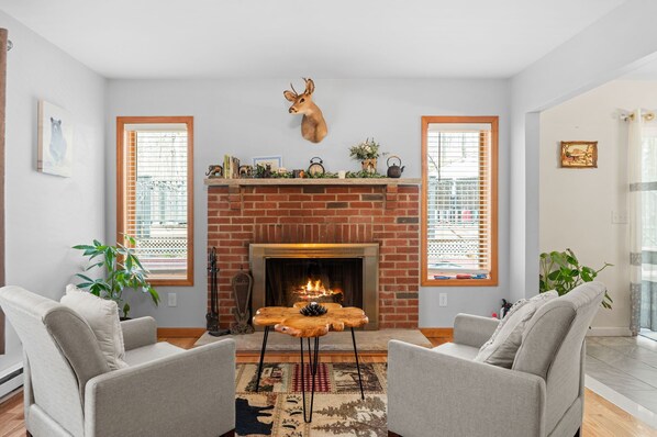 Spacious 5-bedroom Arrowhead Lake Escape-Fire Pit-Pool-Lake-Pool Table ...