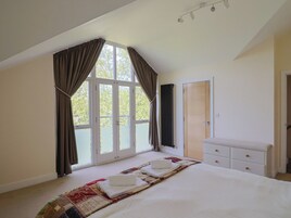 Casa de campo | 3 quartos, Wi-Fi de cortesia, individualmente decorados