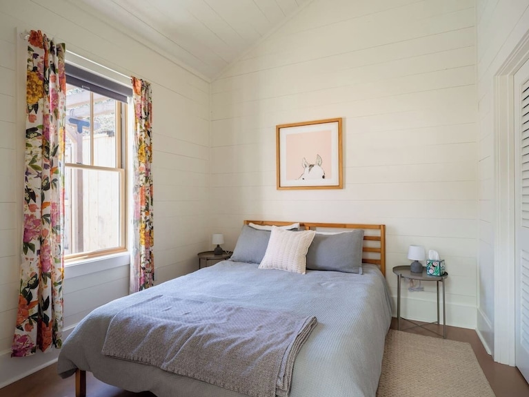 Brand New Cottage With Deck & Pergola - North Beach, VT