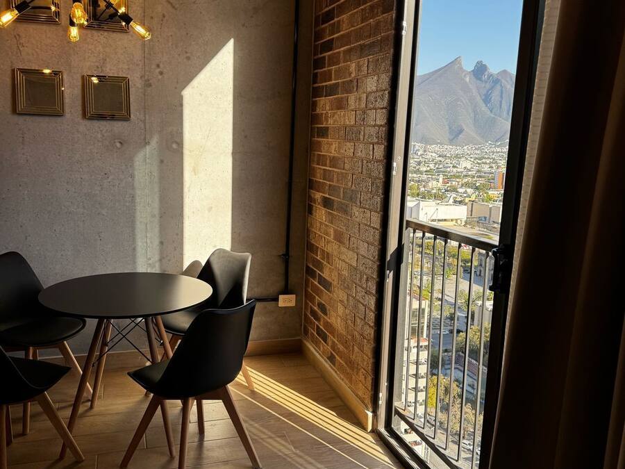 Apartamento Deluxe, varanda, Vista para a cidade | Sala de jantar
