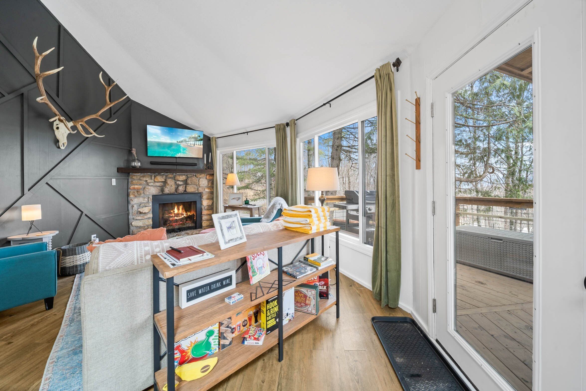 Charming Beech Mtn Home W/ Hot Tub, Fire Table, Pet-friendly & Private Deck - Beech Mountain, NC