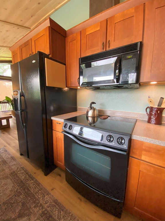 10-acre Adventure Lodge W/river Valley View On 10 Acres - Cozy/romantic/family - Iowa