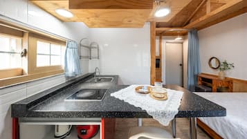 Quarto Básico, 1 quarto (Sweet Potato Room (Pet/ Private BBQ)) | 1 quarto, Wi-fi grátis