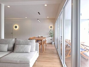 Floating Villa with Breakfast | Área de estar