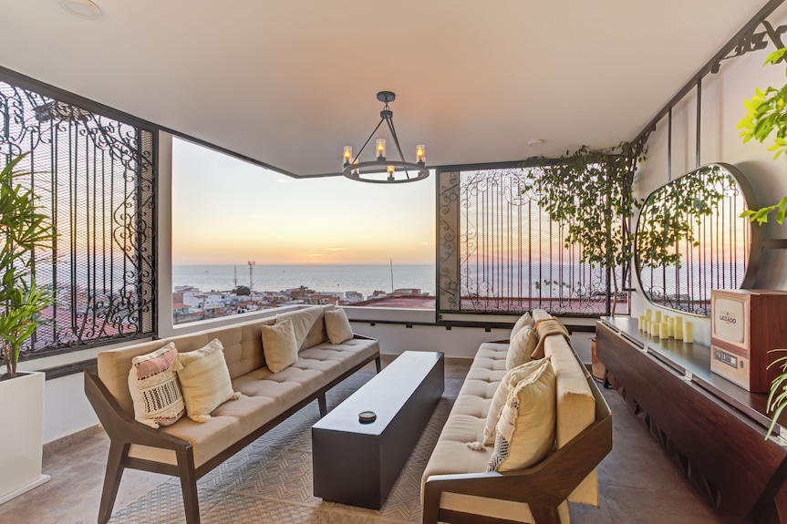 Casa Periquito - Stunning 5br Villa Private Pool Centro Ocean Views - Puerto Vallarta