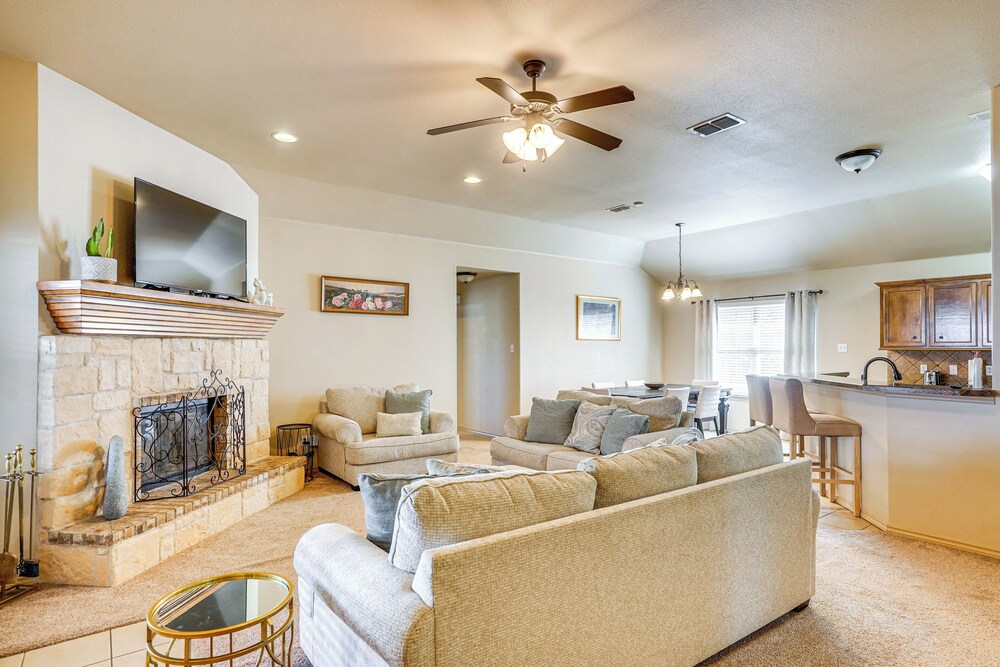 7 Mi To Dtwn: Family Home W/ Patio In Lubbock - Lubbock, TX