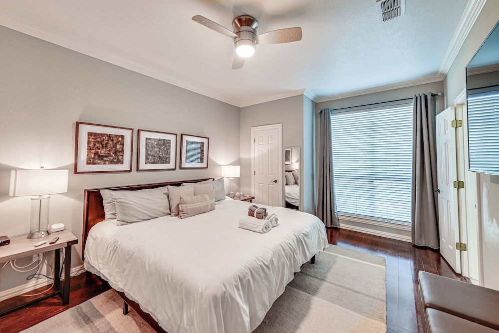 Relax By Pool, Soak In Hot Tub: Plano Home - Frisco, TX